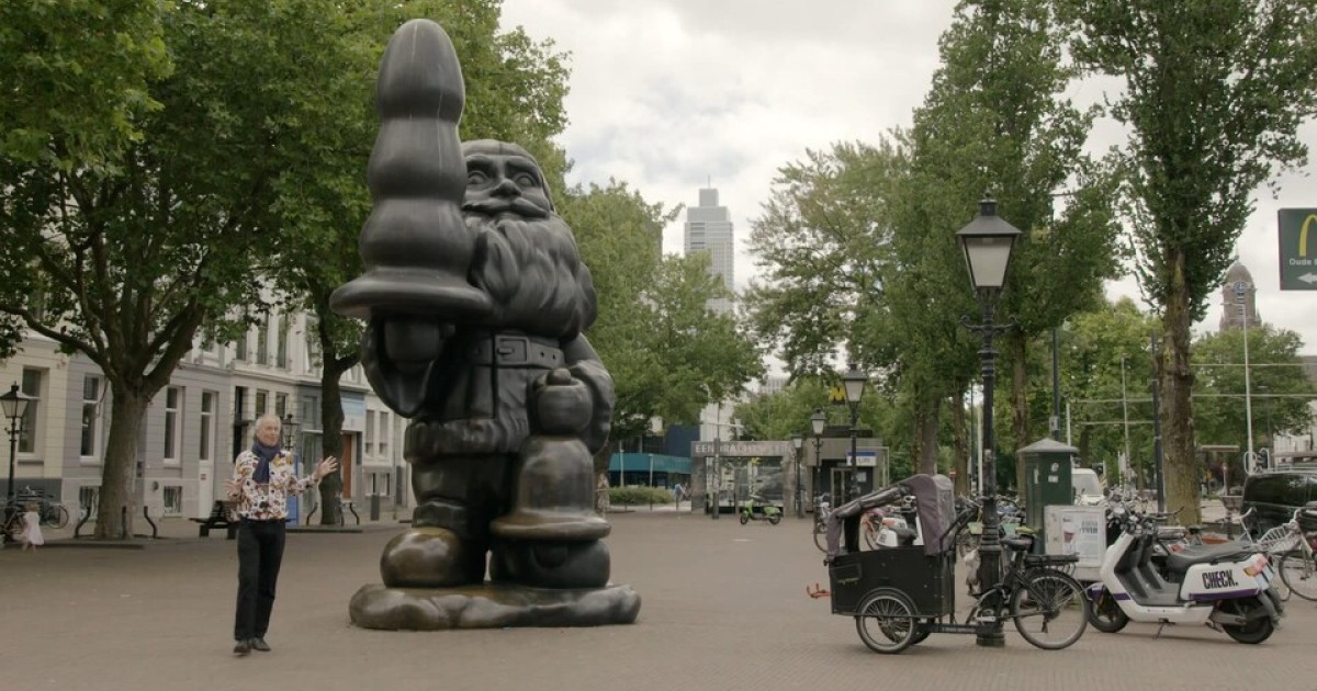 Santa Claus 'Kabouter Buttplug' in Rotterdam | BinnensteBuiten