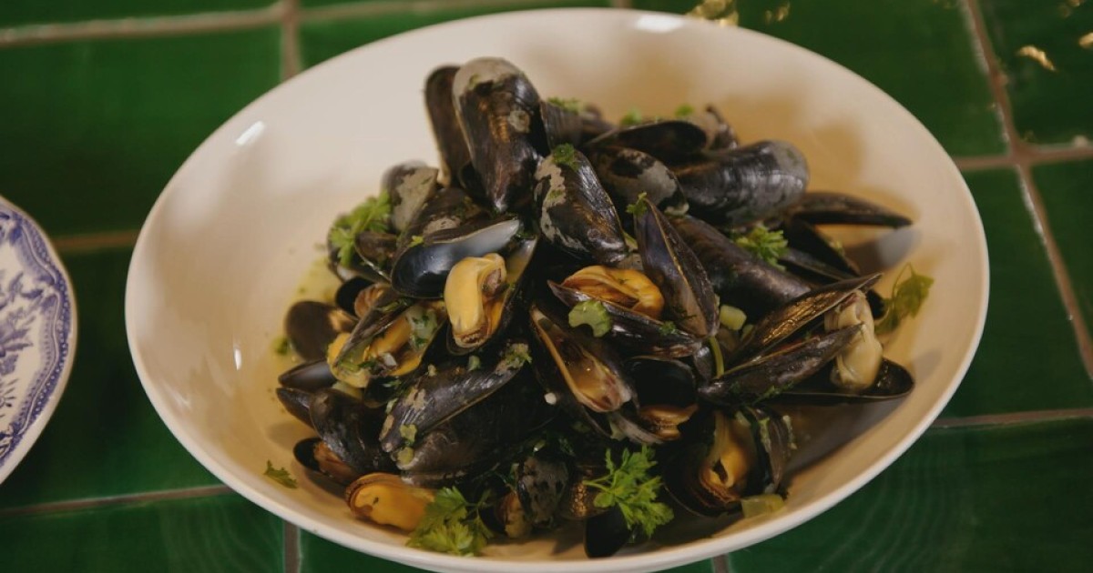 Klassieke Franse soep en gemarineerde mosselen | BinnensteBuiten