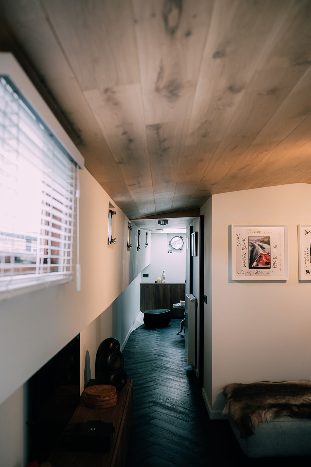 Strakke woonboot in Amsterdam | BinnensteBuiten