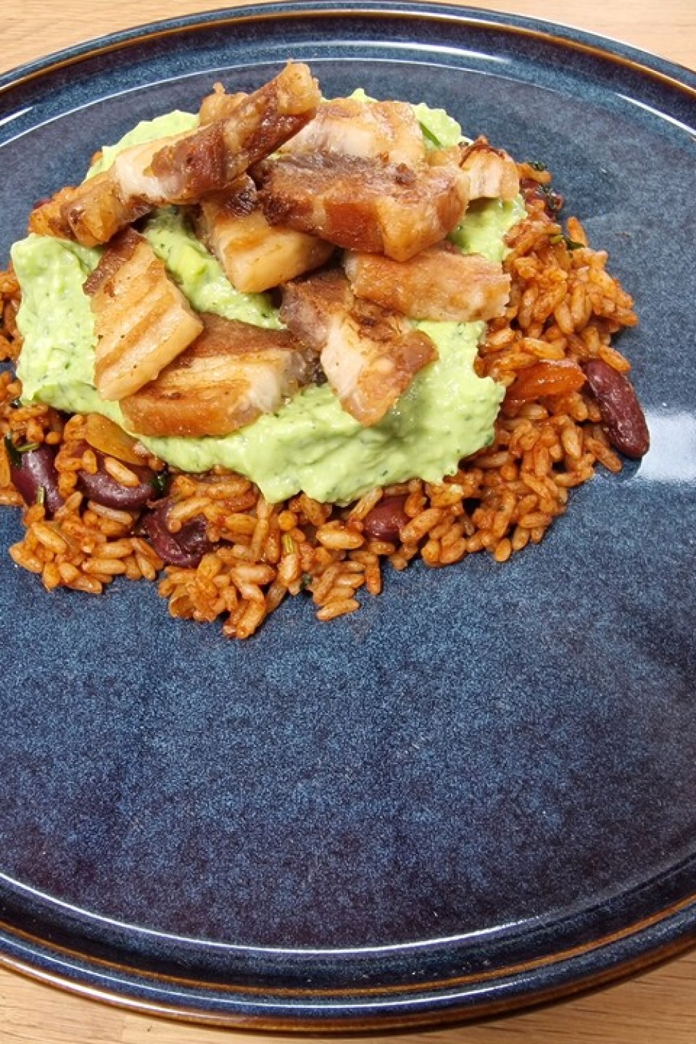 Chicharron met guacamole en bonenrijst | BinnensteBuiten